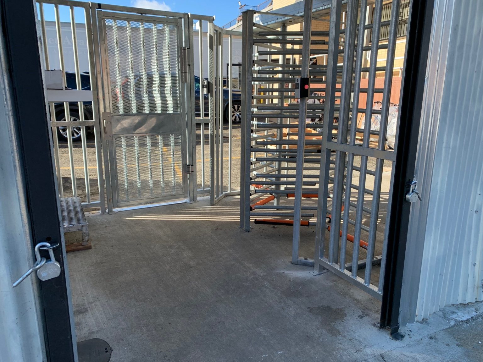 HTG-M Full-Height ADA Gate w/ Mesh and Vertical Bars - TURNSTILES.us